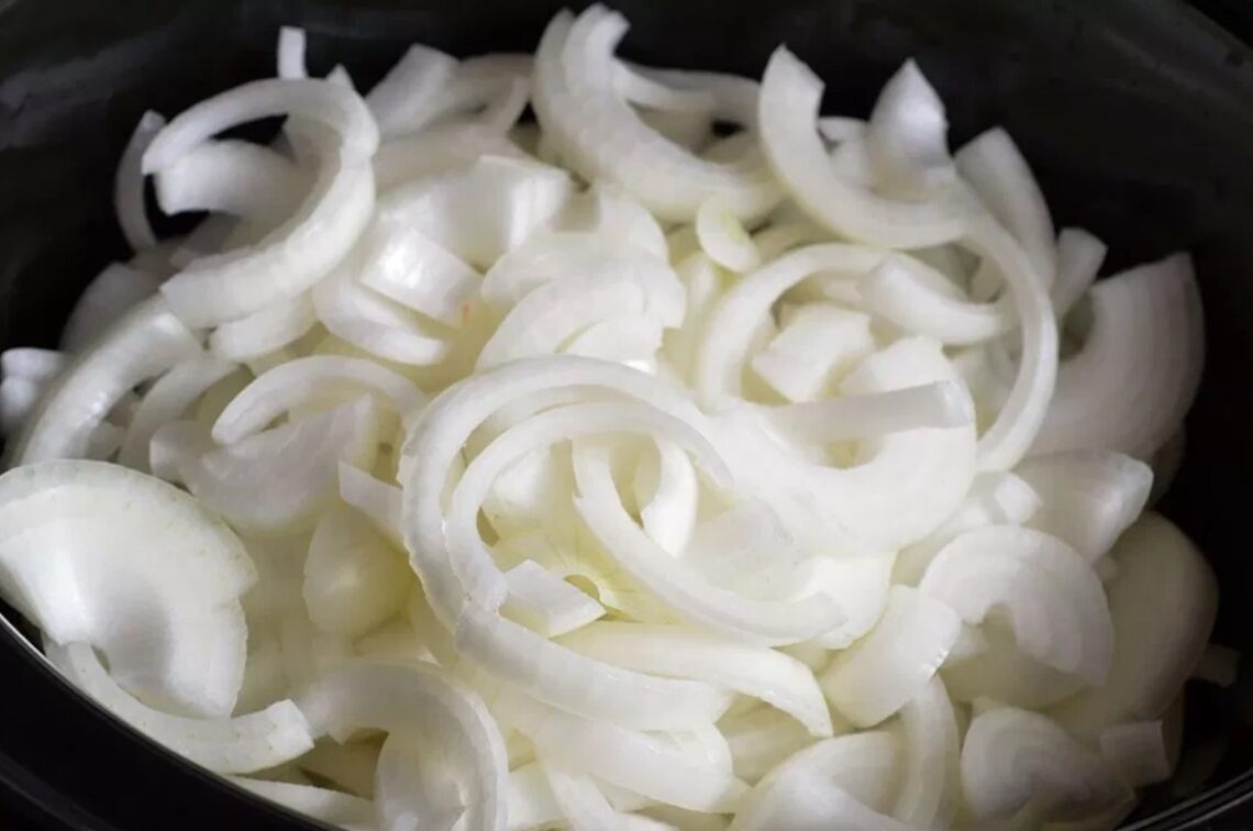 Put Three Pounds of Onions In A Crockpot Overnight to Make the Best ...